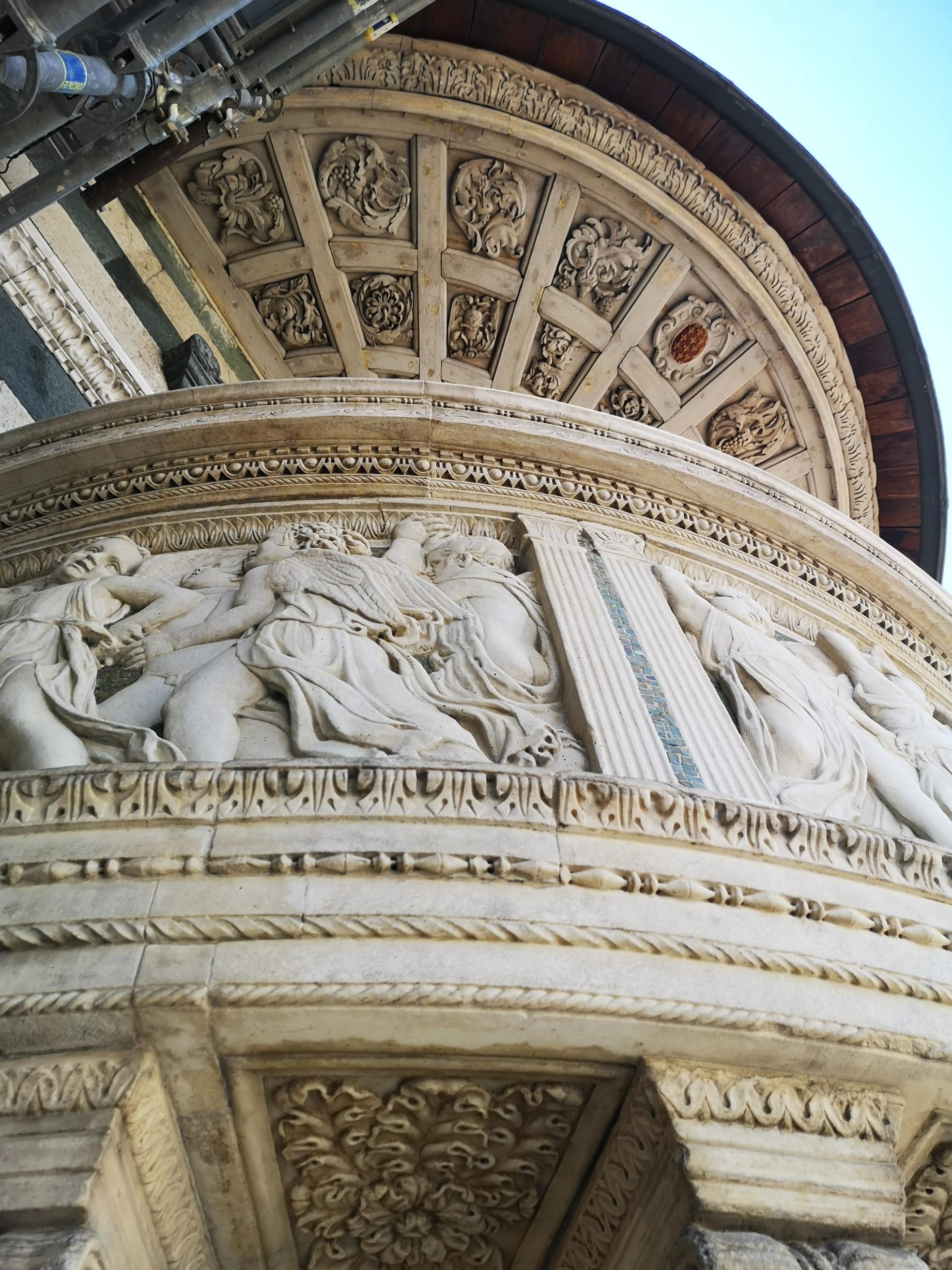 Le visite sui ponteggi del Duomo per vedere da vicino il pulpito di ...